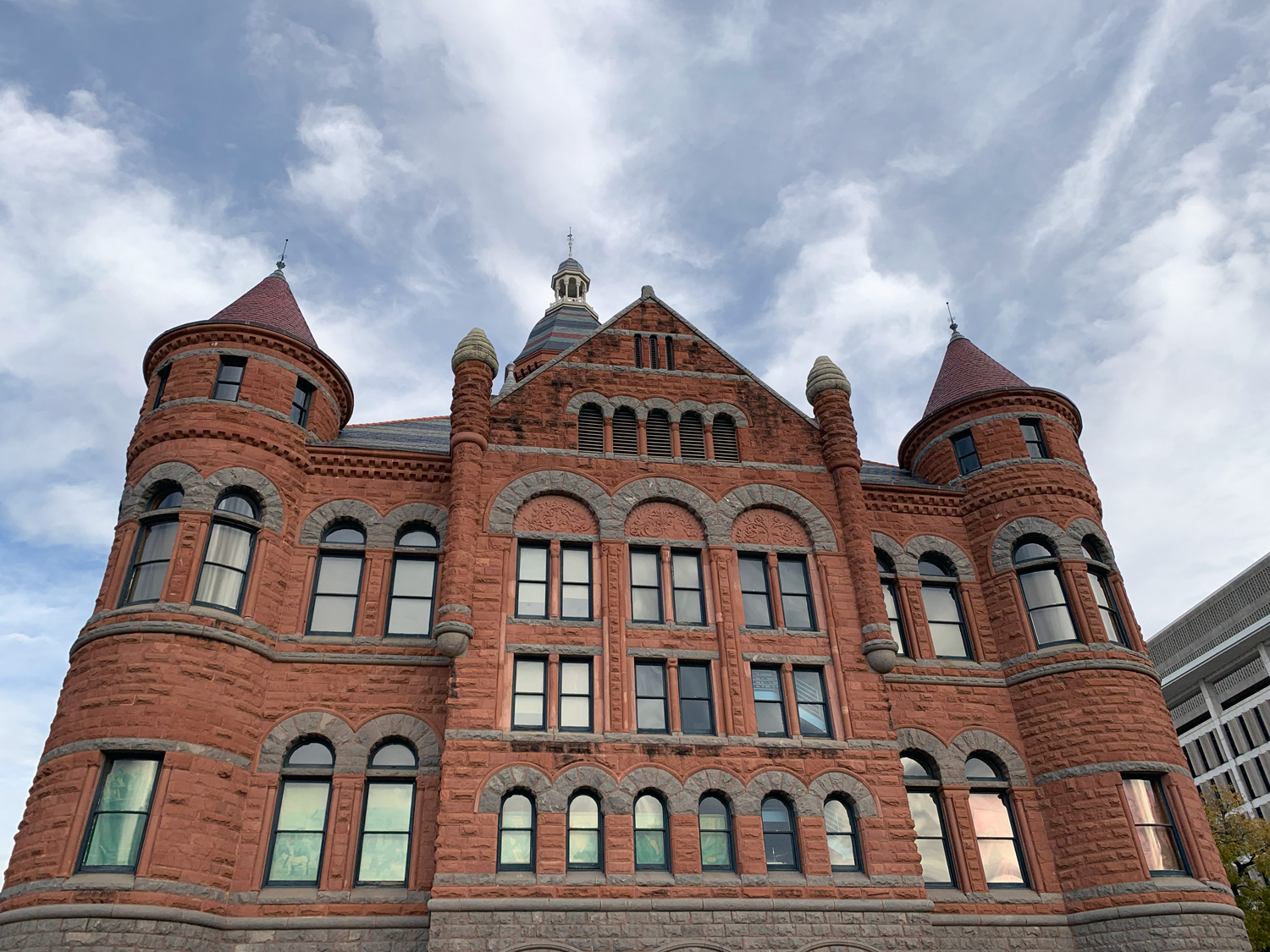 Dallas – Senta que lá vem história – Viajento