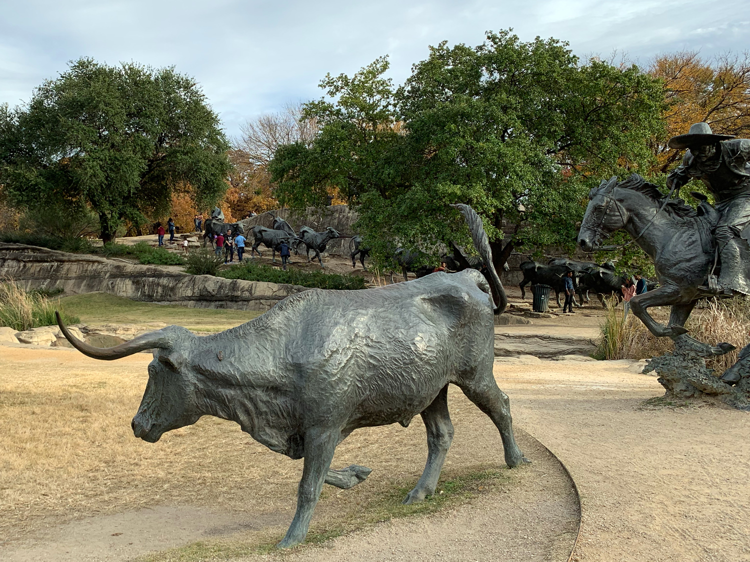 Dallas – Senta que lá vem história – Viajento